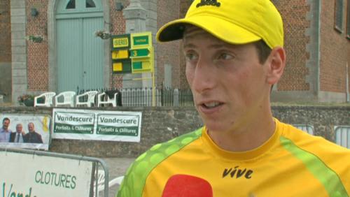 Le pelotari Dimitri Dupont en marche vers le Gant d’Or