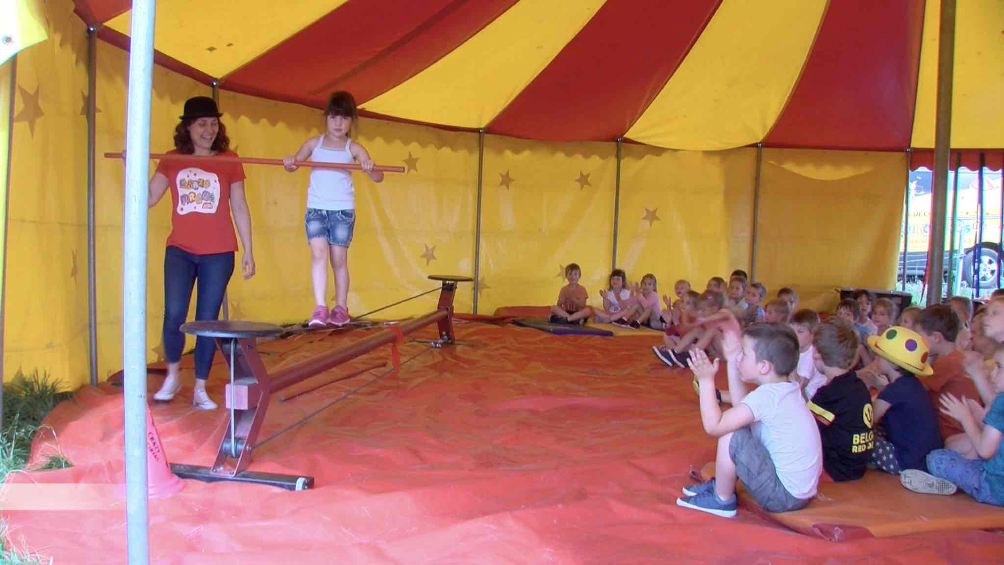 Les enfants de Taintignies découvrent le cirque