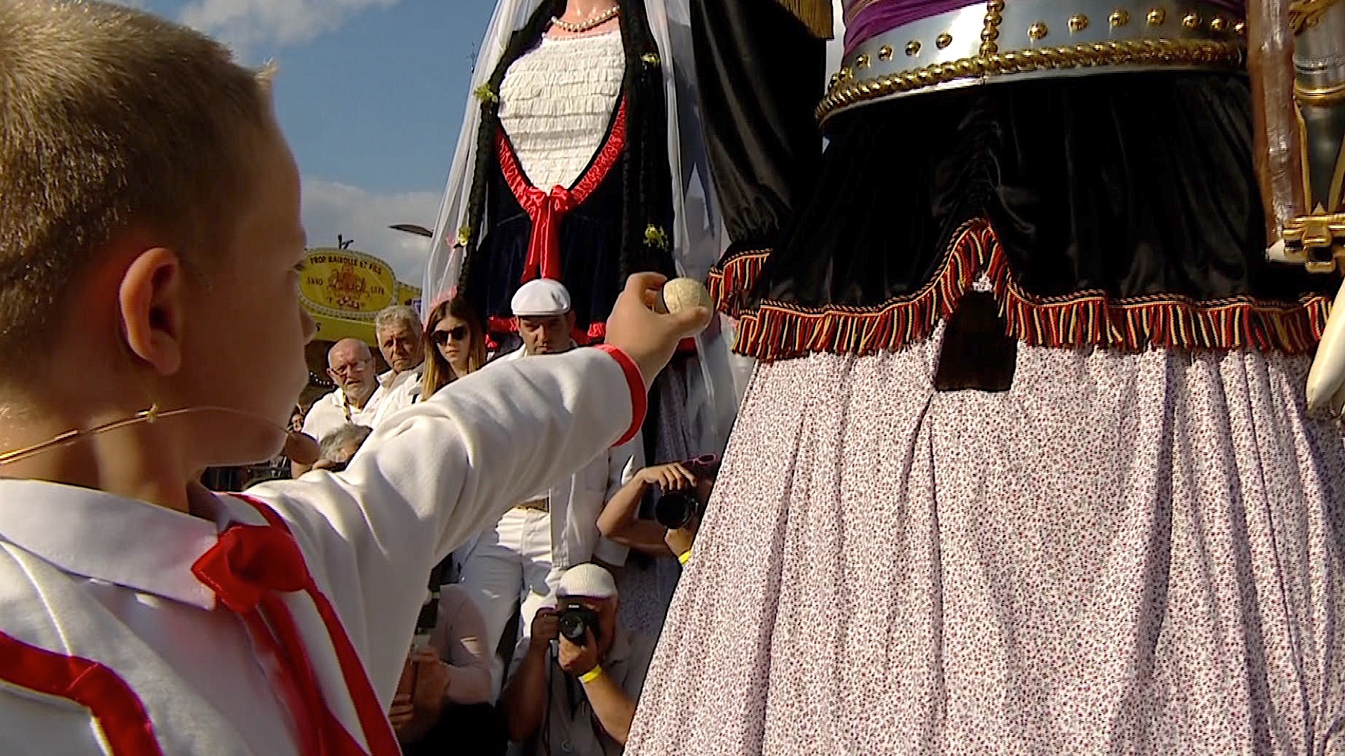 Le berger David a vaincu le géant Goliath à la Ducasse d'Ath : revivez ...
