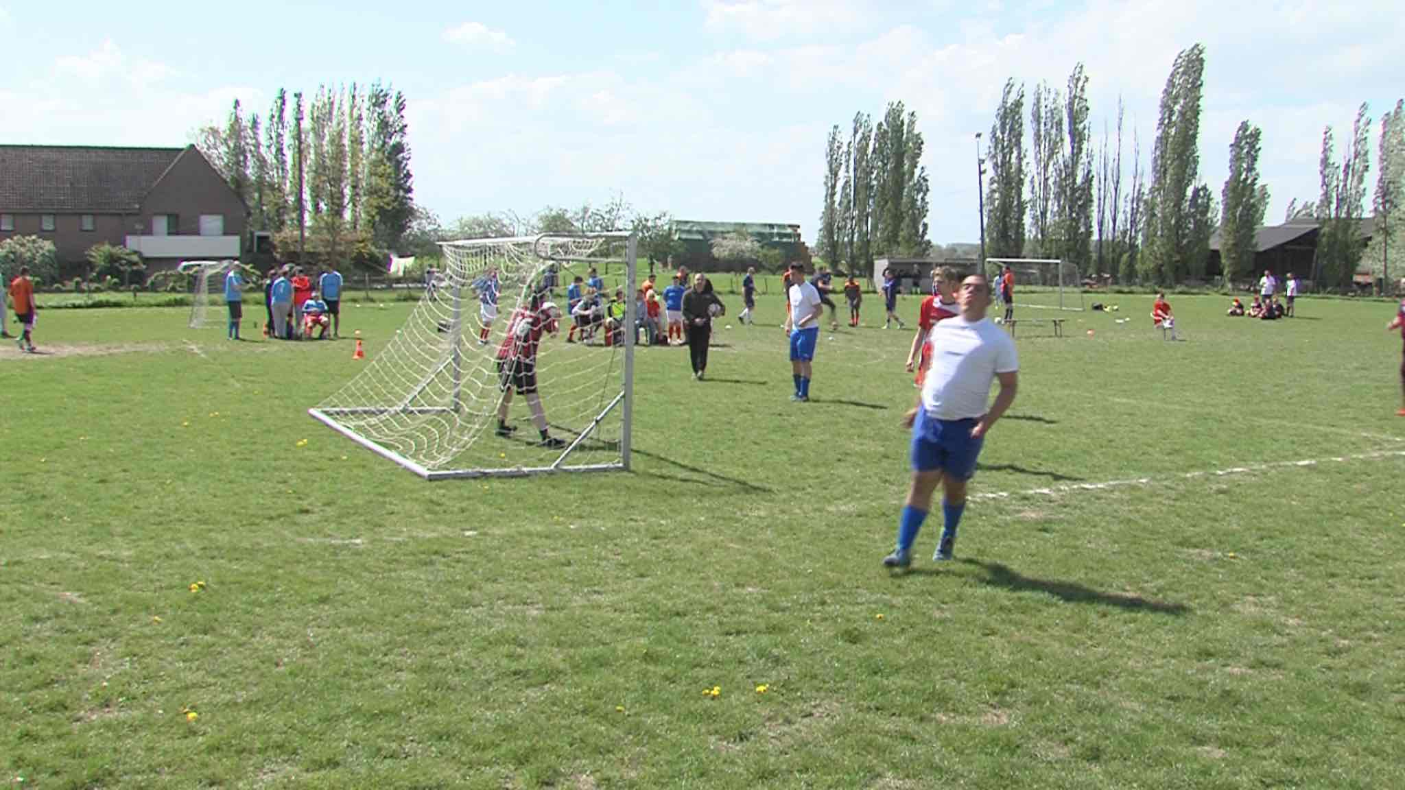 Premier tournoi de mini-foot organisé par Le Saulchoir